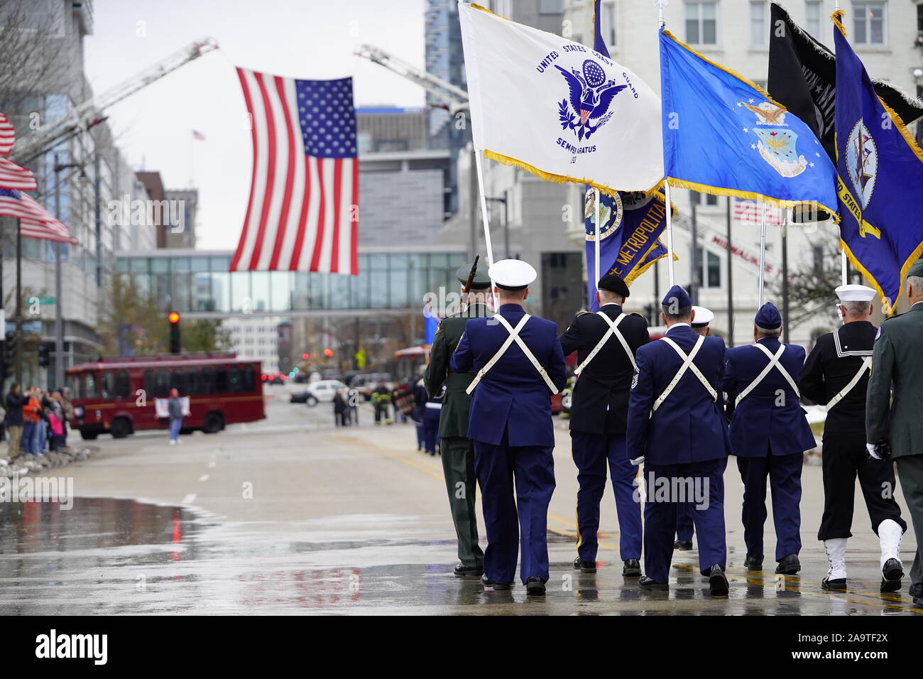 Many Veterans all over Wisconsin come out to Veterans Day Parade ...