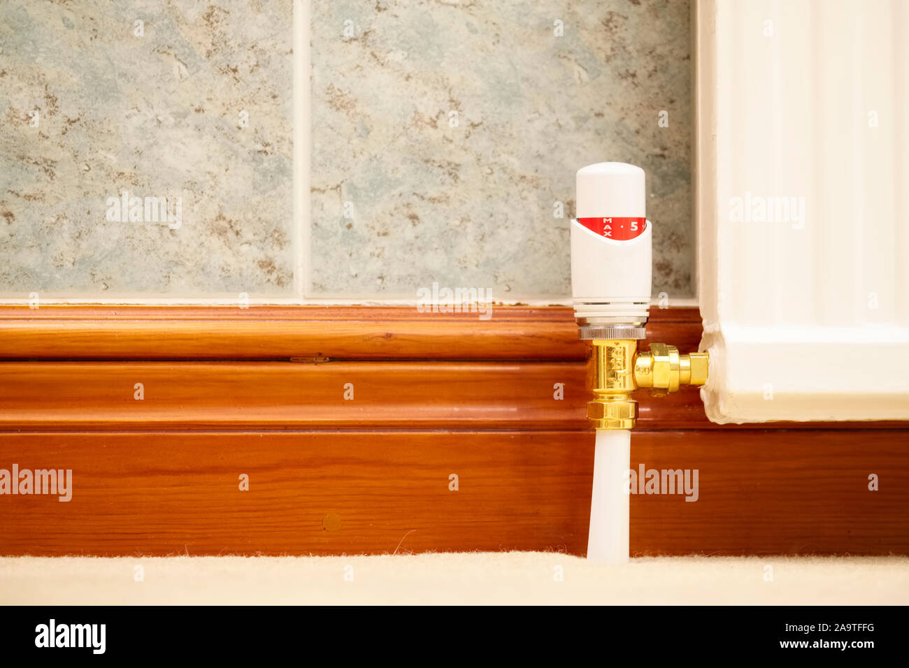 Angle valve hi-res stock photography and images - Alamy