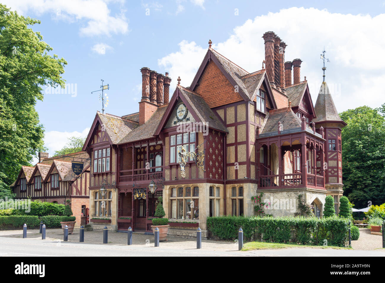 The Five Arrows Hotel, Bar & Restaurant, High Street, Waddesdon ...