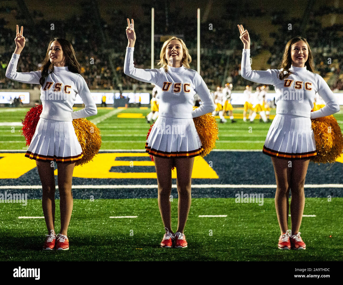 Usc trojans cheerleaders hi-res stock photography and images - Alamy