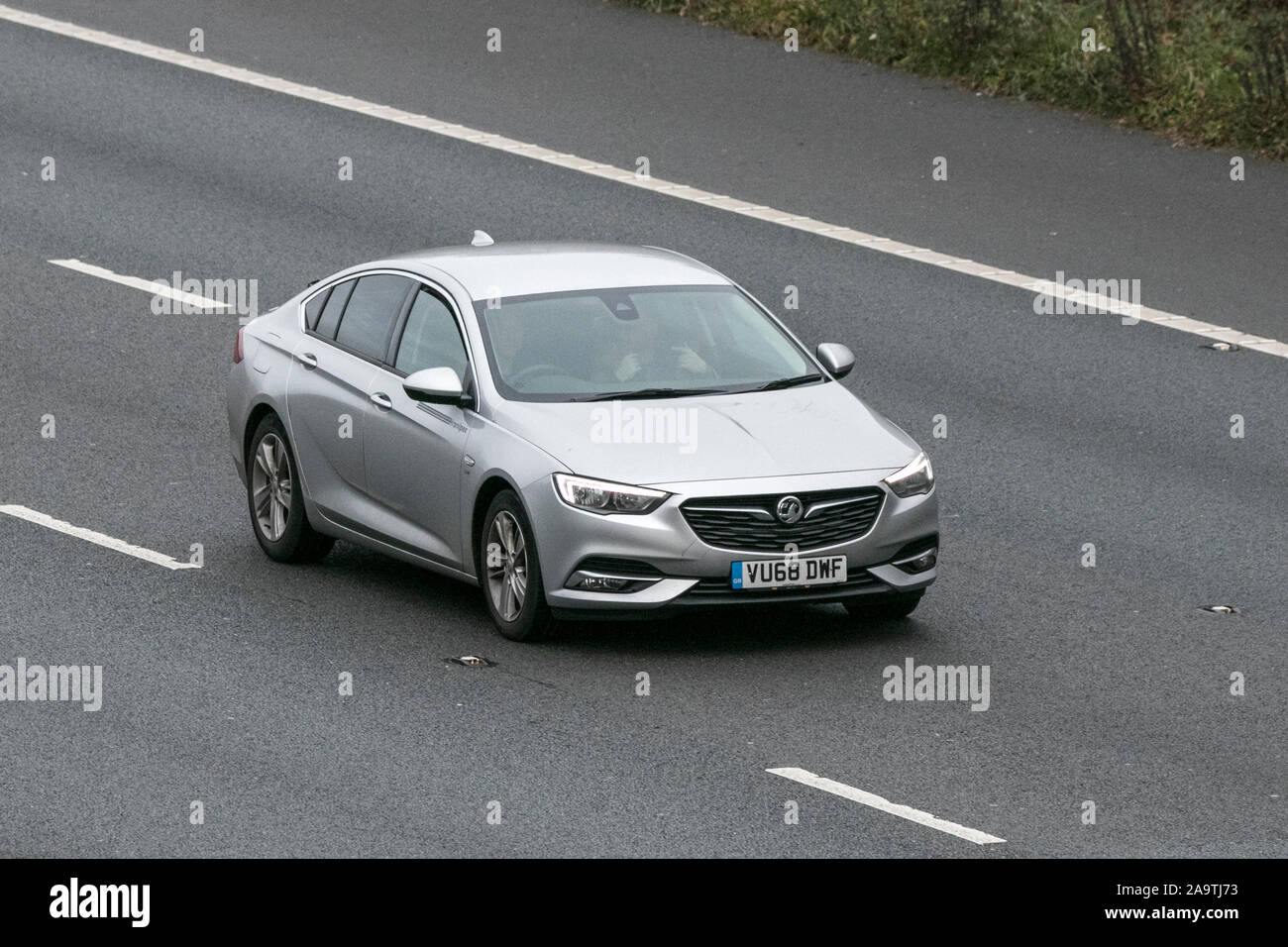 Car insignia hi-res stock photography and images - Alamy