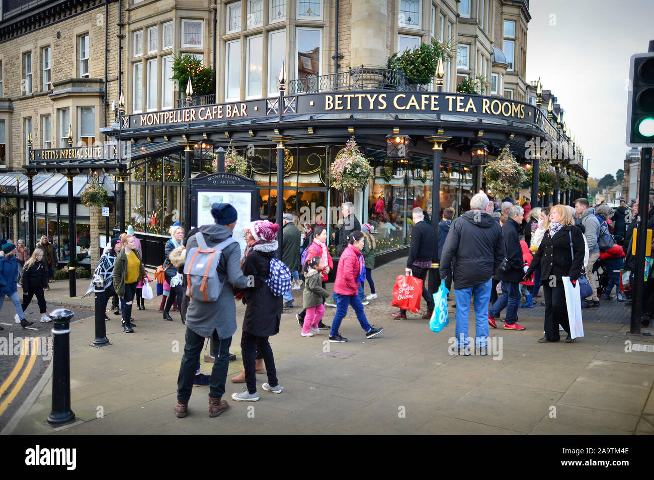 English town centre harrogate hi-res stock photography and images - Alamy