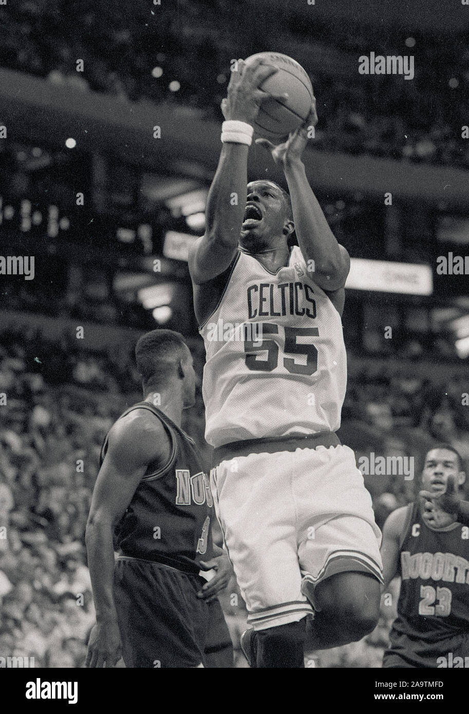 Baseketball game action hi-res stock photography and images - Alamy