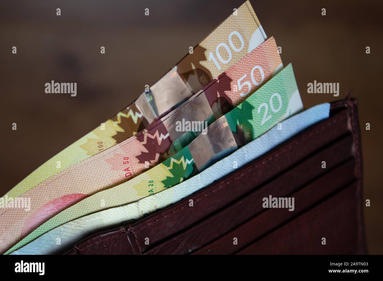 Canadian bank notes hi-res stock photography and images - Alamy