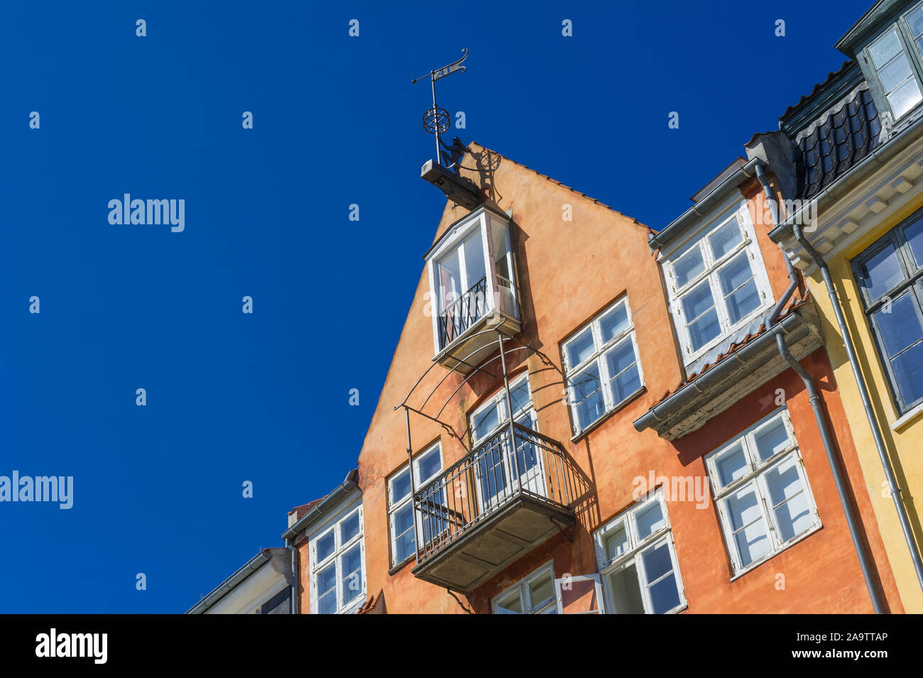 Bright colourful buildings hi-res stock photography and images - Alamy