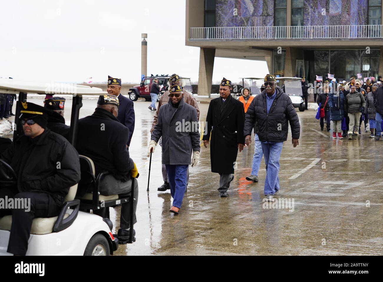 Many Veterans all over Wisconsin come out to Veterans Day Parade ...
