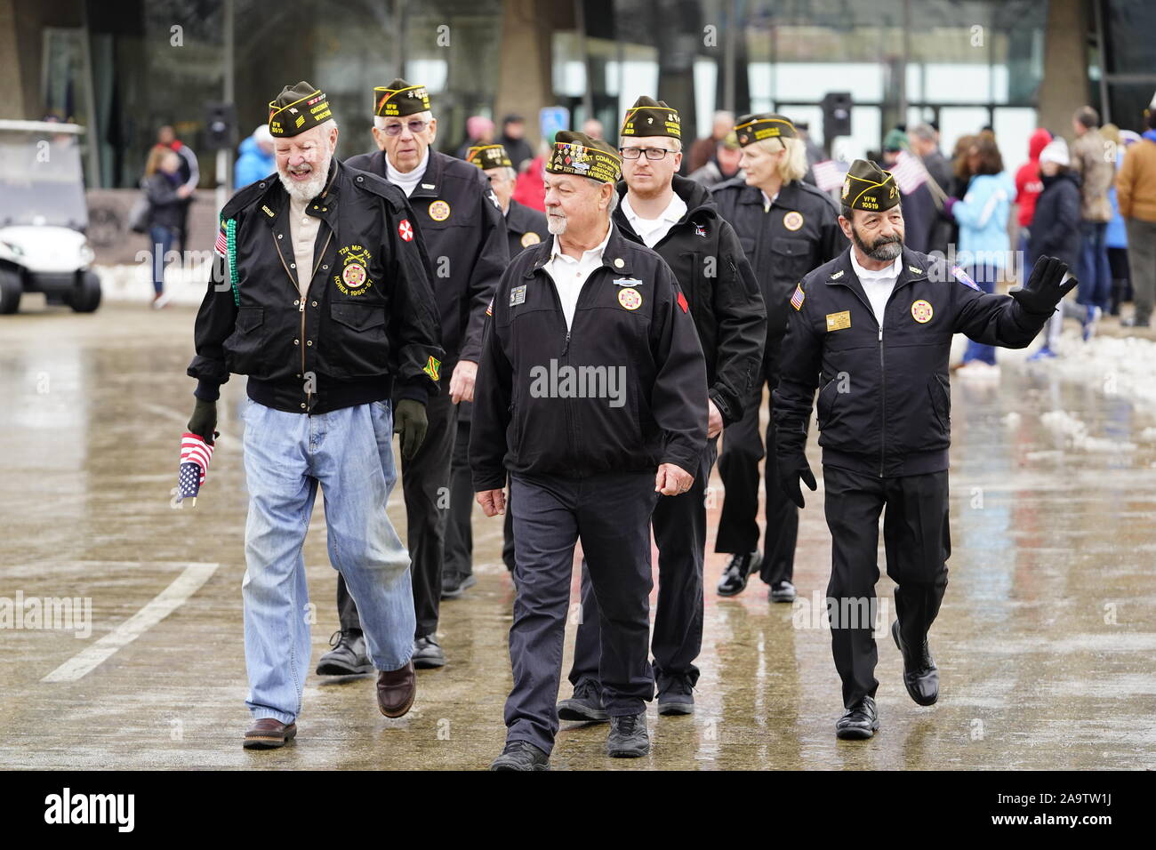Many Veterans all over Wisconsin come out to Veterans Day Parade ...