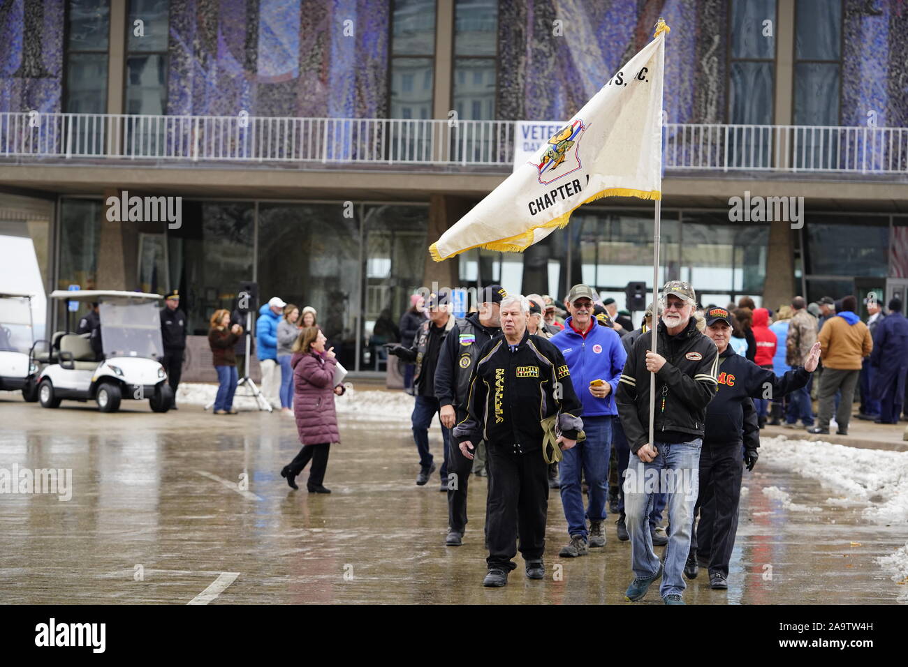 Many Veterans all over Wisconsin come out to Veterans Day Parade ...