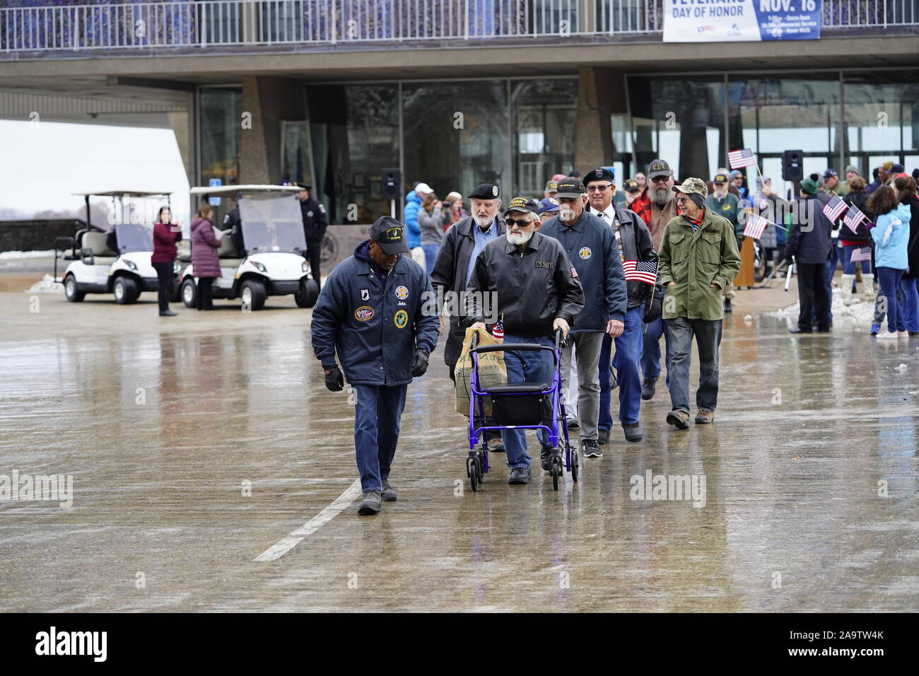 Many Veterans all over Wisconsin come out to Veterans Day Parade ...
