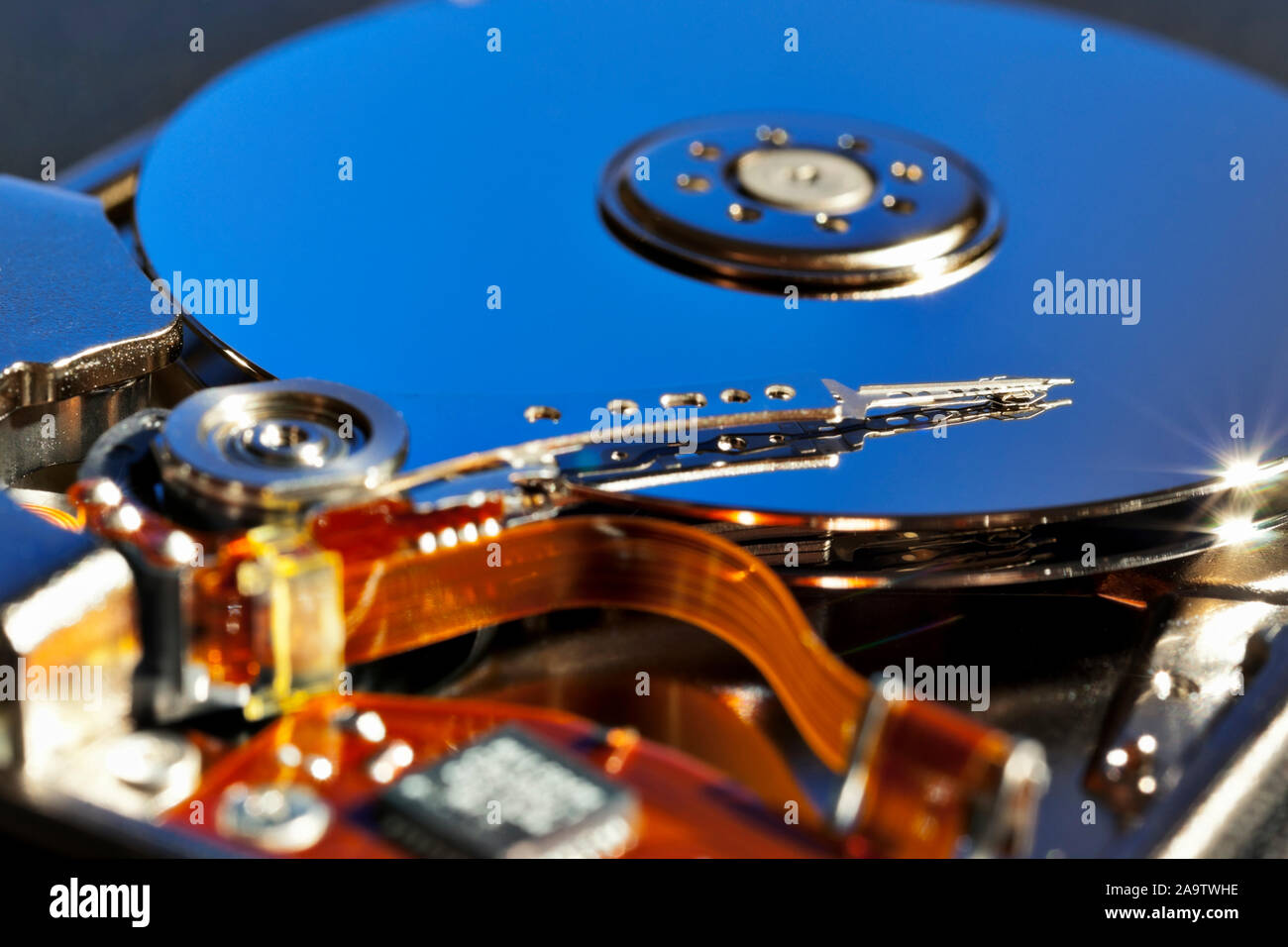 Exposed hard disk hi-res stock photography and images - Alamy