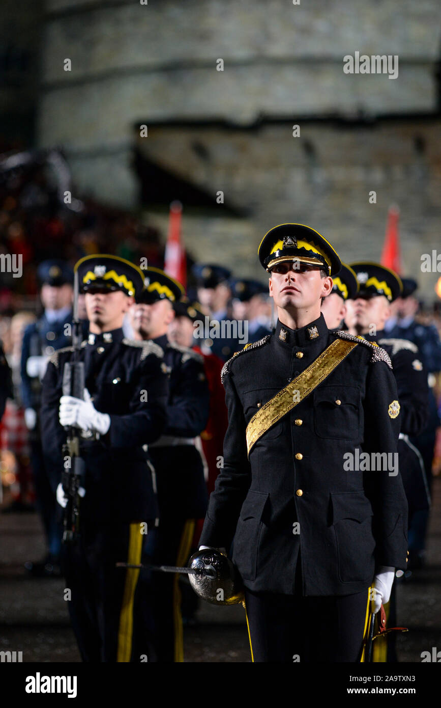 Ceremonial uniform british army hi-res stock photography and images - Alamy