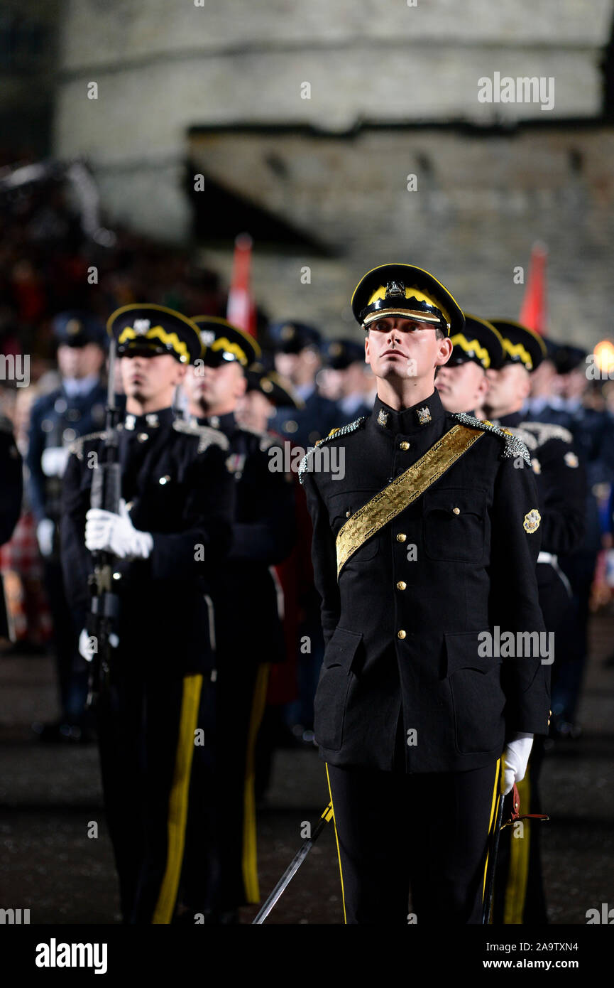 Ceremonial uniform british army hi-res stock photography and images - Alamy