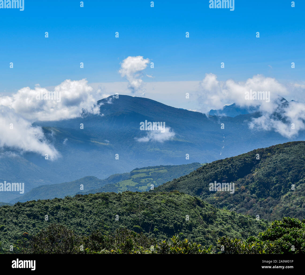 Beautiful mountain range hi-res stock photography and images - Alamy