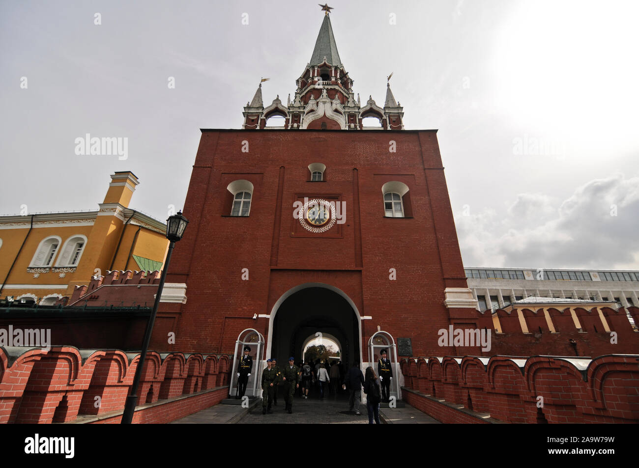 Kremlin entrance gate hi-res stock photography and images - Alamy