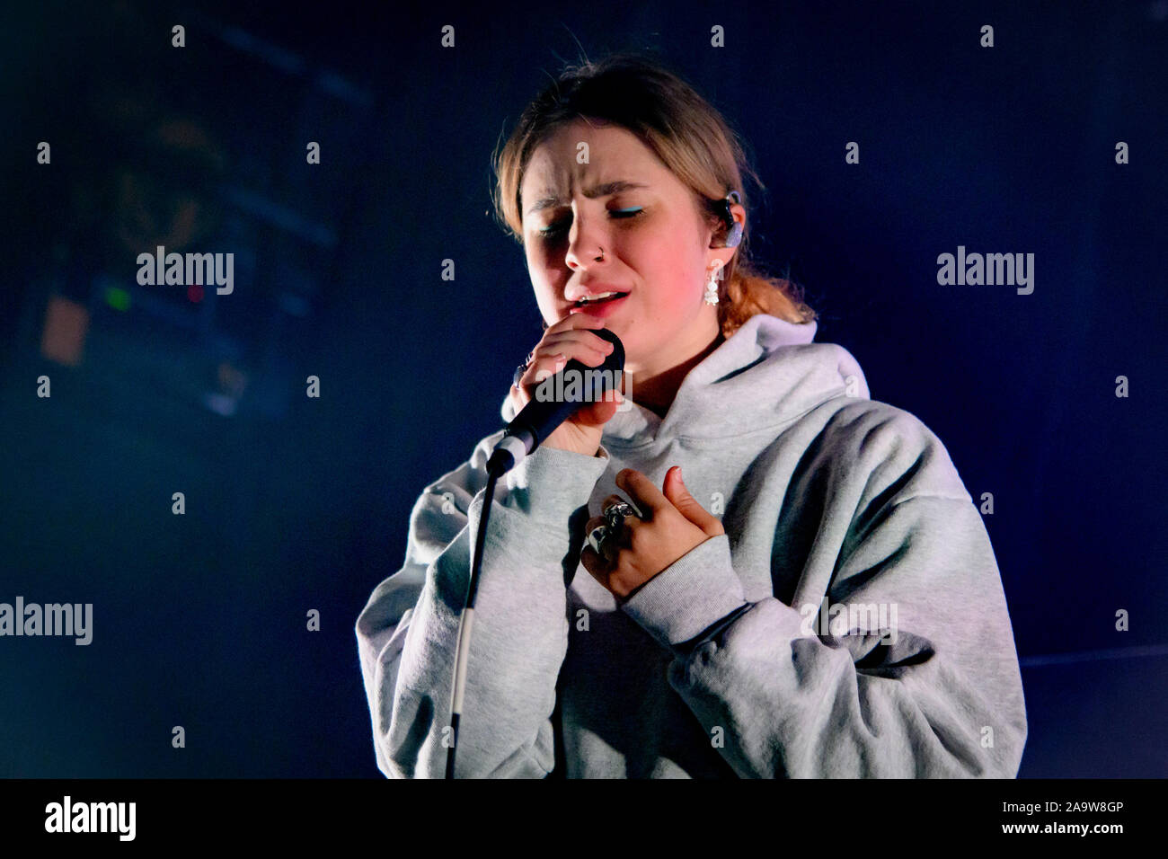 Clairo hi-res stock photography and images - Alamy