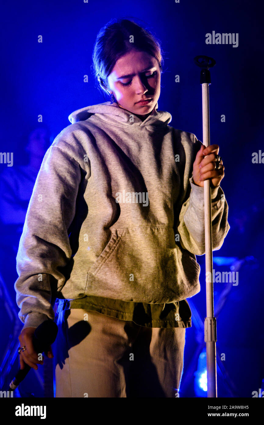 Clairo hi-res stock photography and images - Alamy