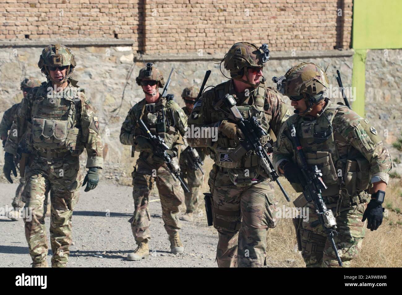 Deployed soldiers hi-res stock photography and images - Alamy
