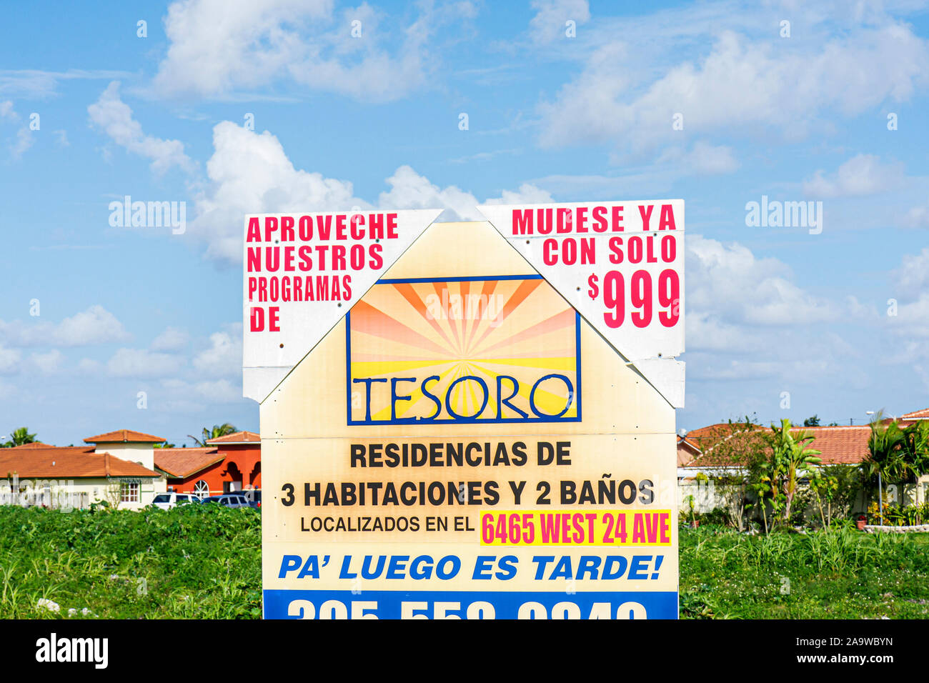 Spanish sign miami hi-res stock photography and images - Alamy