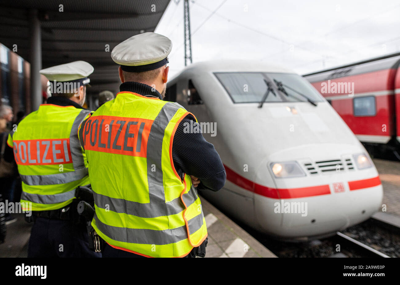 Freiburg, Germany. 06th Nov, 2019. Two officers of the Federal Police ...