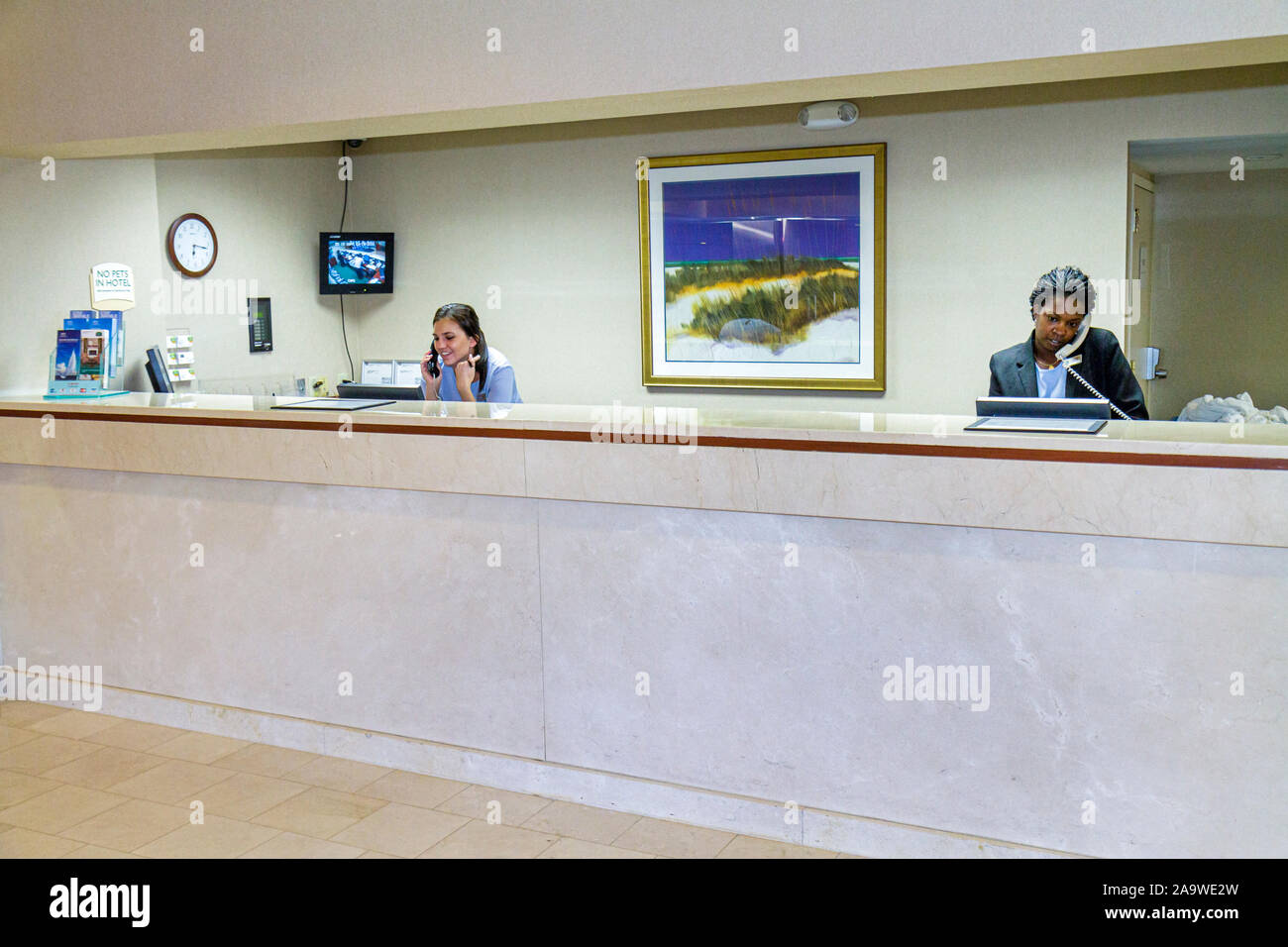 Marriott hotel reception desk hi-res stock photography and images - Alamy