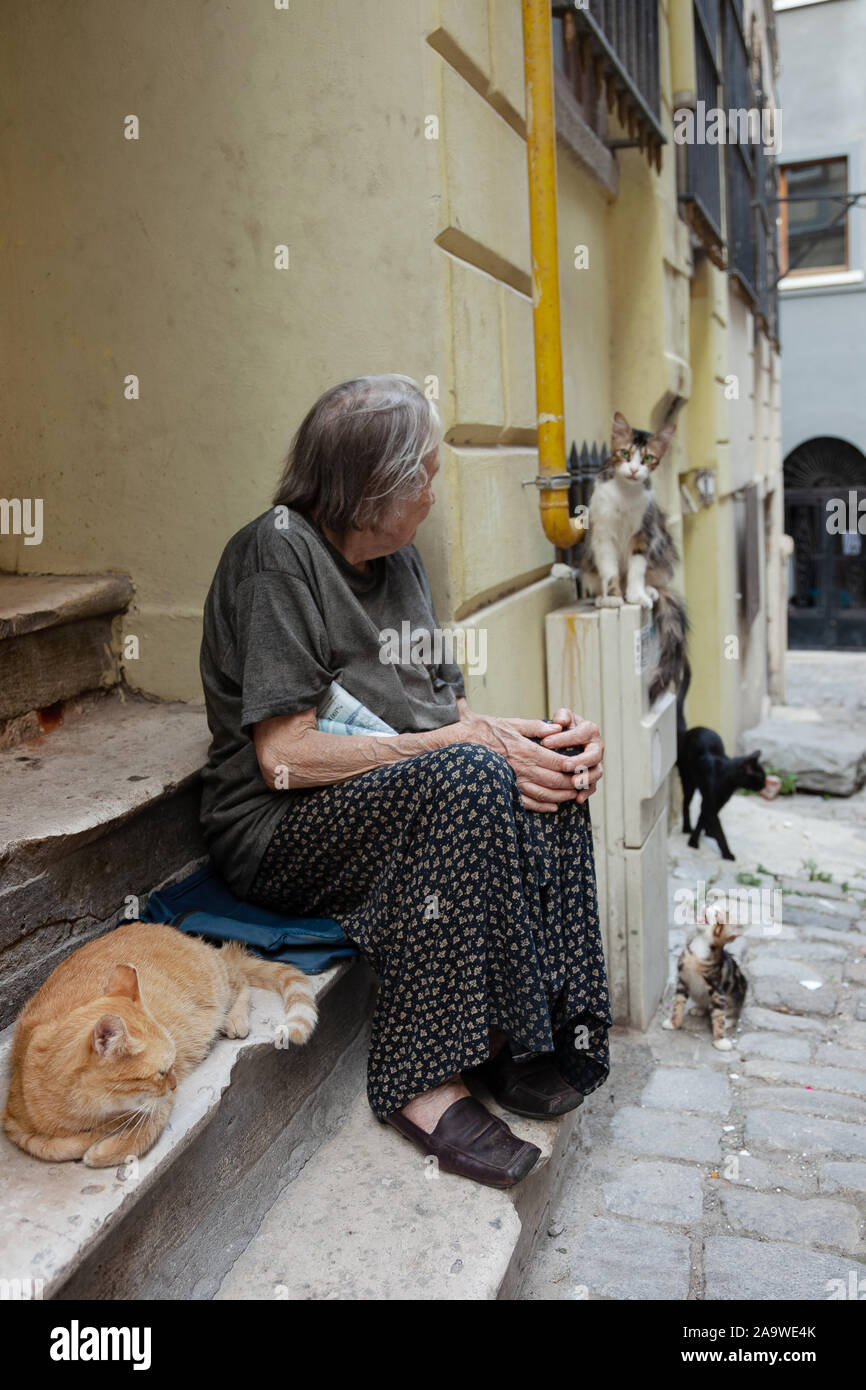 Old woman in poverty Stock Photo - Alamy