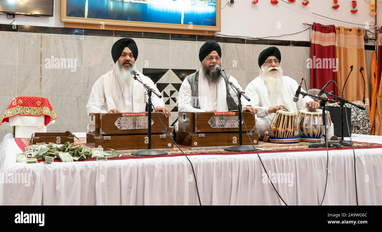 New York, NY - November 17, 2019: Musicians chant and play during 550th ...