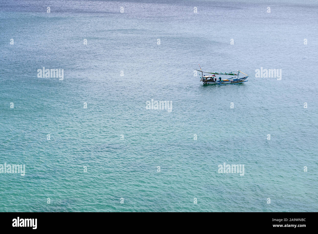 Bali boat floating on blue hi-res stock photography and images - Alamy