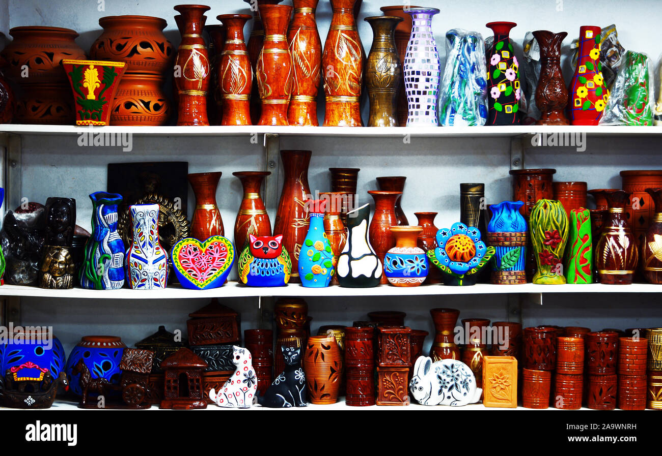 Asian pottery hi-res stock photography and images - Alamy