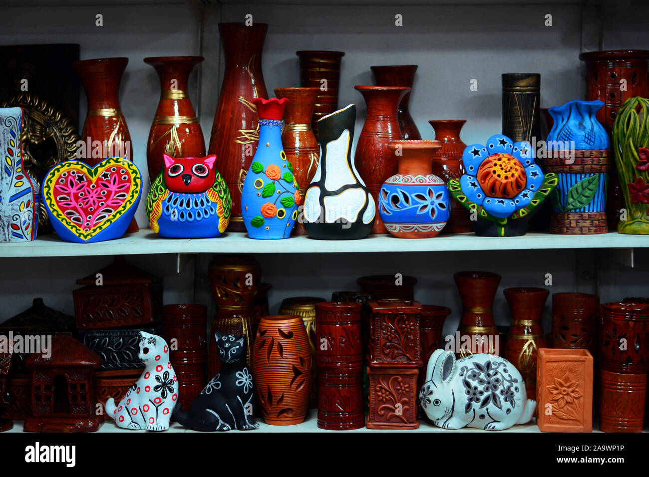 Asian pottery hi-res stock photography and images - Alamy