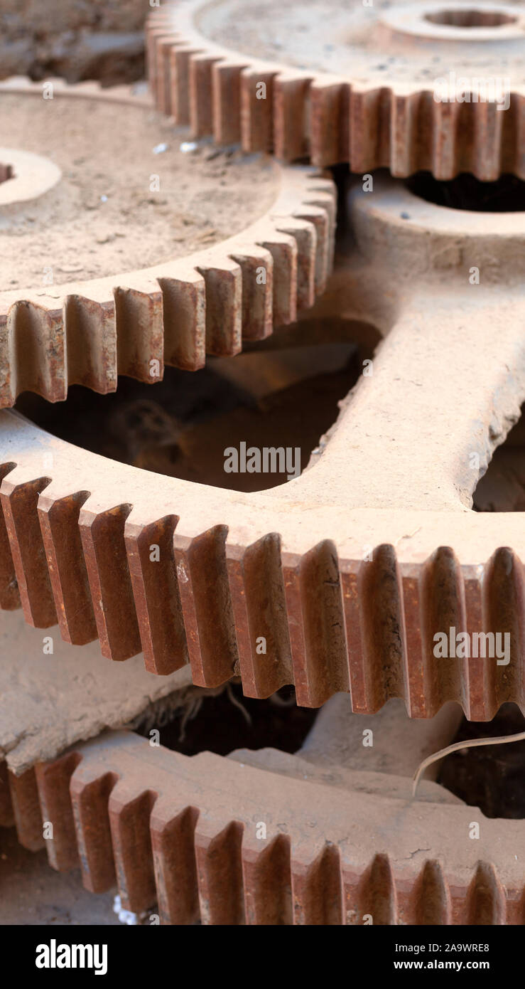 Giant gears hi-res stock photography and images - Alamy