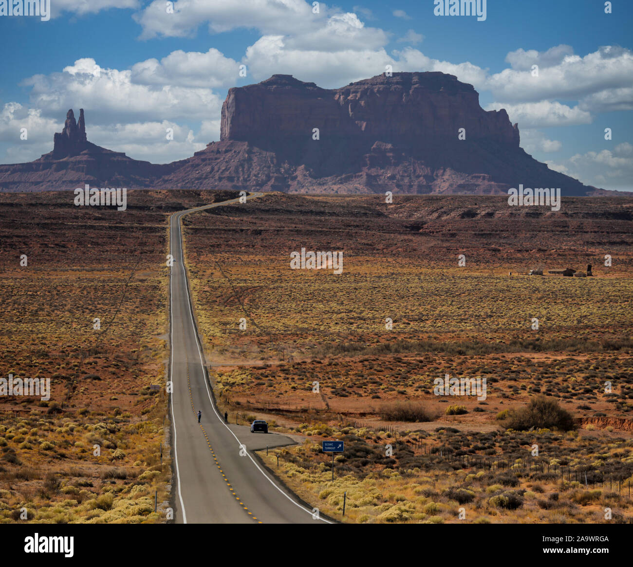 Road leading to Monument Valley Stock Photo - Alamy