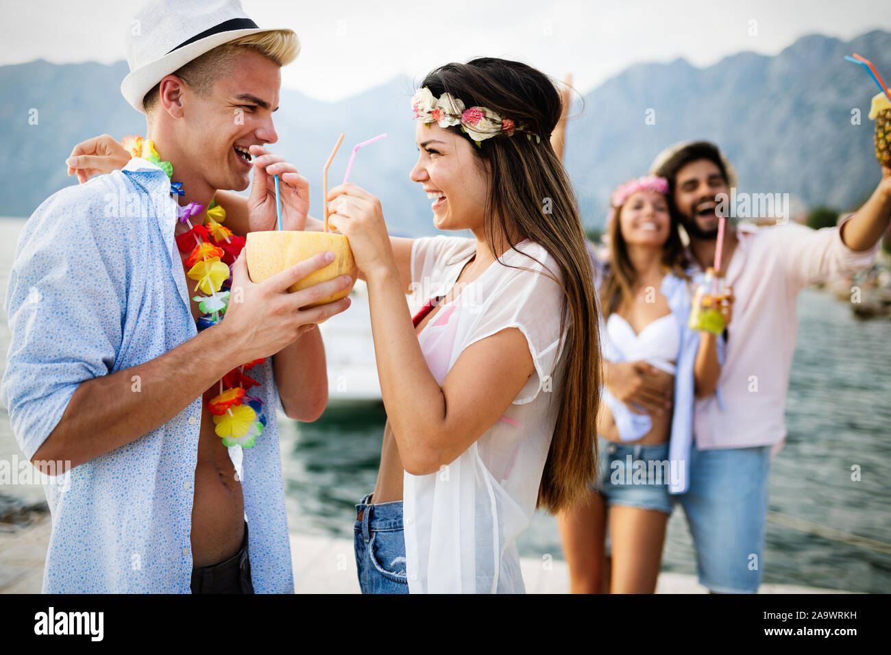 Group friends enjoying beach hi-res stock photography and images - Alamy