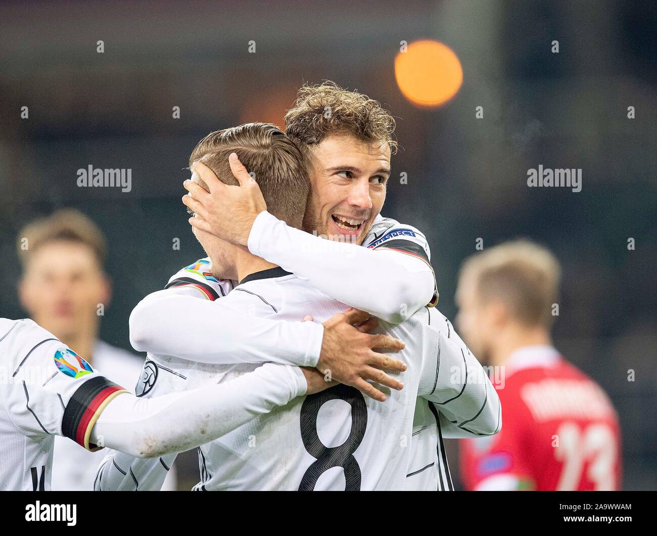 Leon goretzka toni kroos hi-res stock photography and images - Alamy