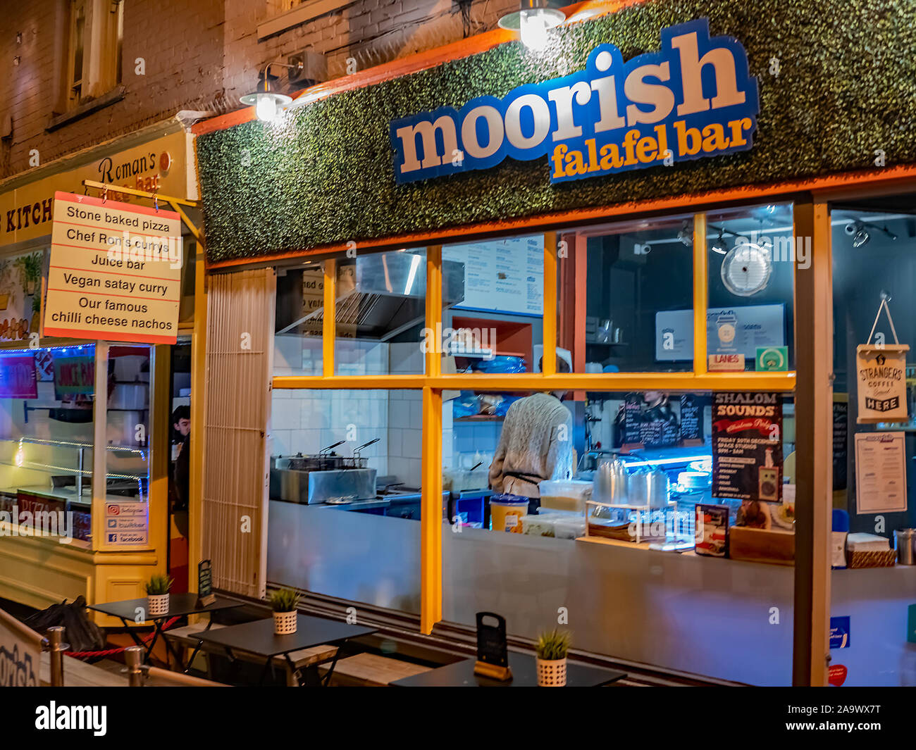 Falafel bar hi-res stock photography and images - Alamy