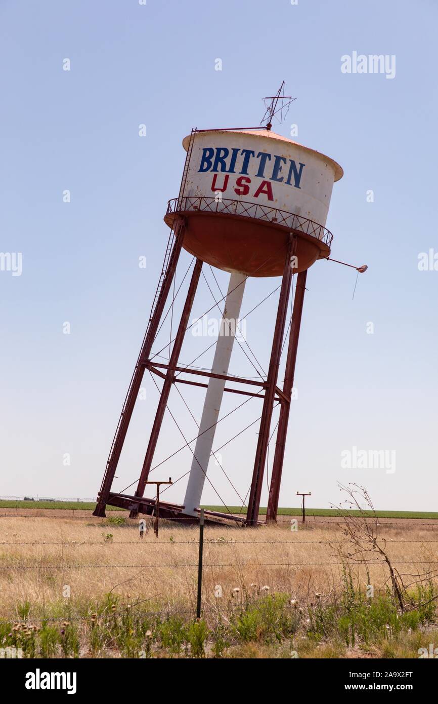 Leaning Britten water tower in Texas Stock Photo - Alamy