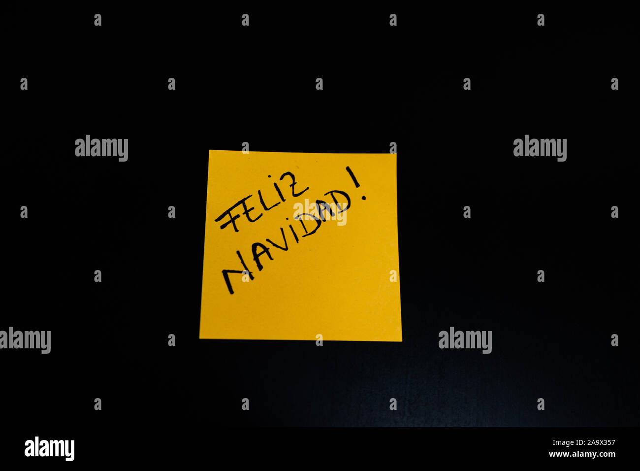 Sticky note feliz navidad hi-res stock photography and images - Alamy