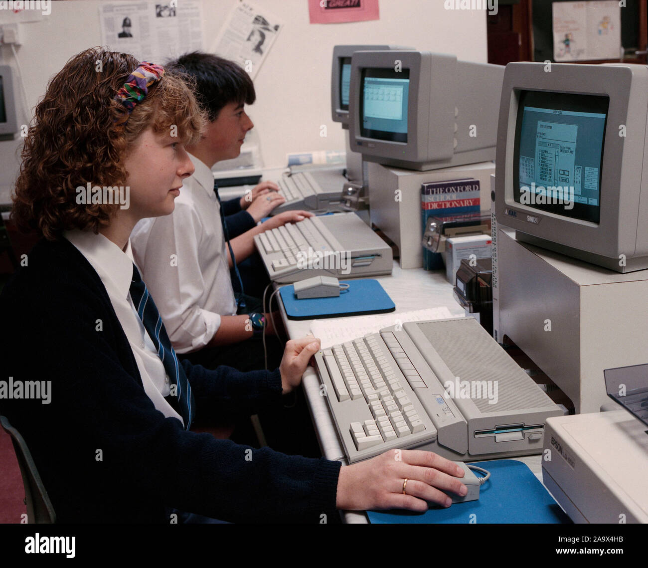 Teenage secondary school pupils in 1990, science lessons, Kettlethorpe ...