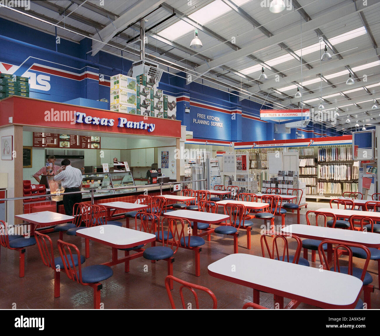 1990 Texas DIY store, Farnham, SE England, UK Stock Photo - Alamy