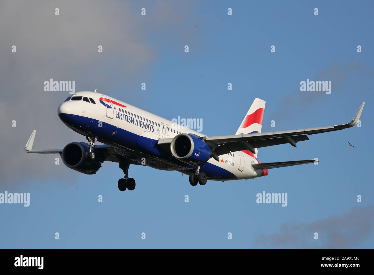 British Airways Airbus A320-251N G-TTNA landing at London Heathrow ...