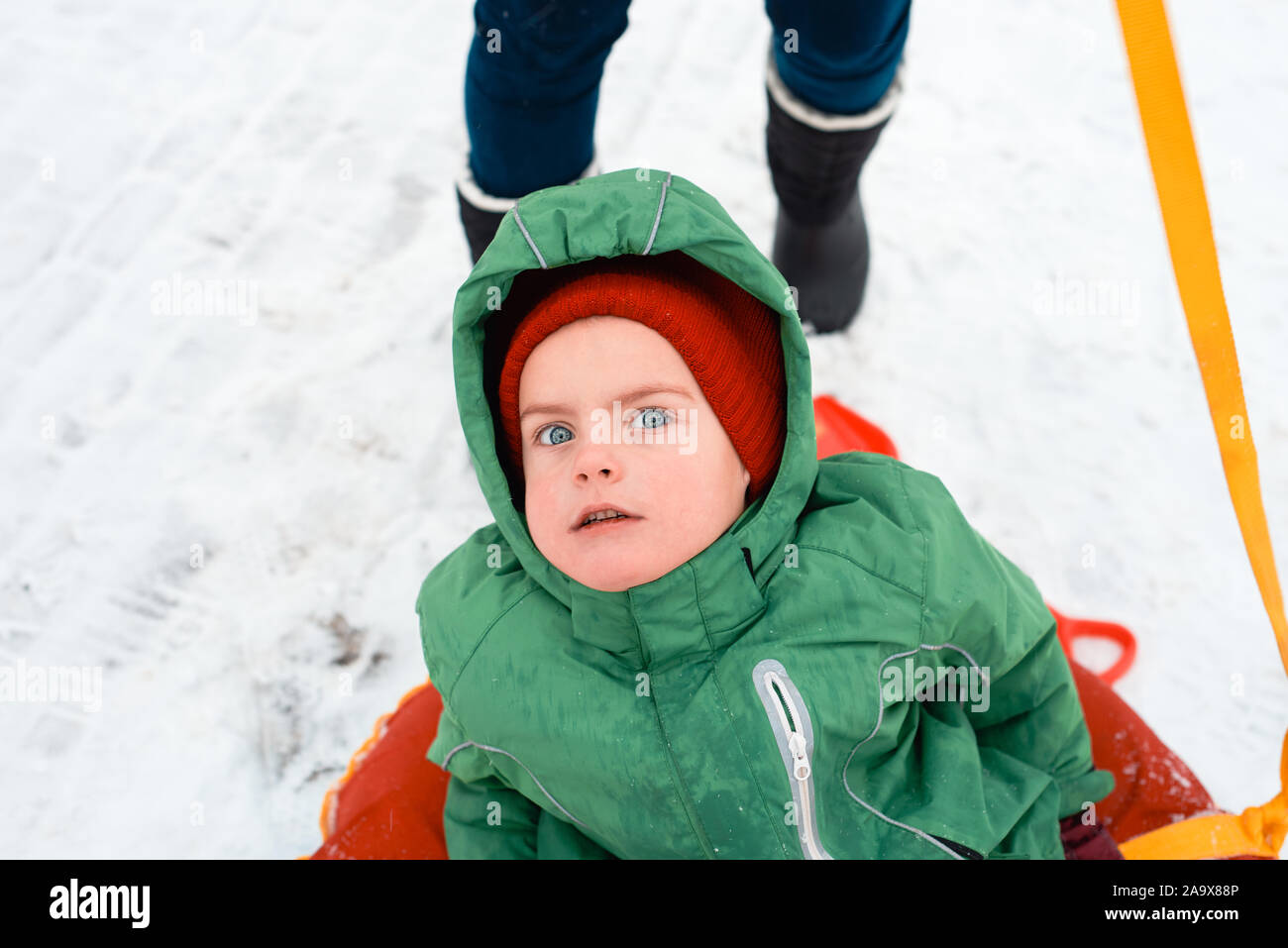 Scared child and parent hi-res stock photography and images - Alamy