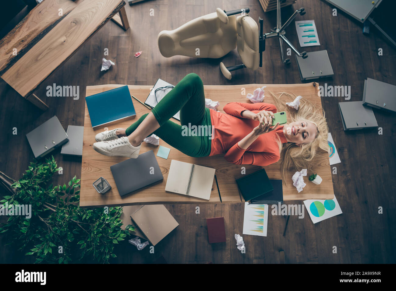 Office disorder hi-res stock photography and images - Alamy