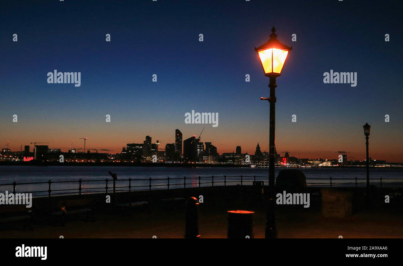The sun rises over liverpool hi-res stock photography and images - Alamy