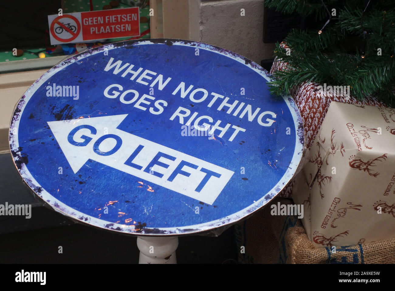 Go left sign hi-res stock photography and images - Alamy