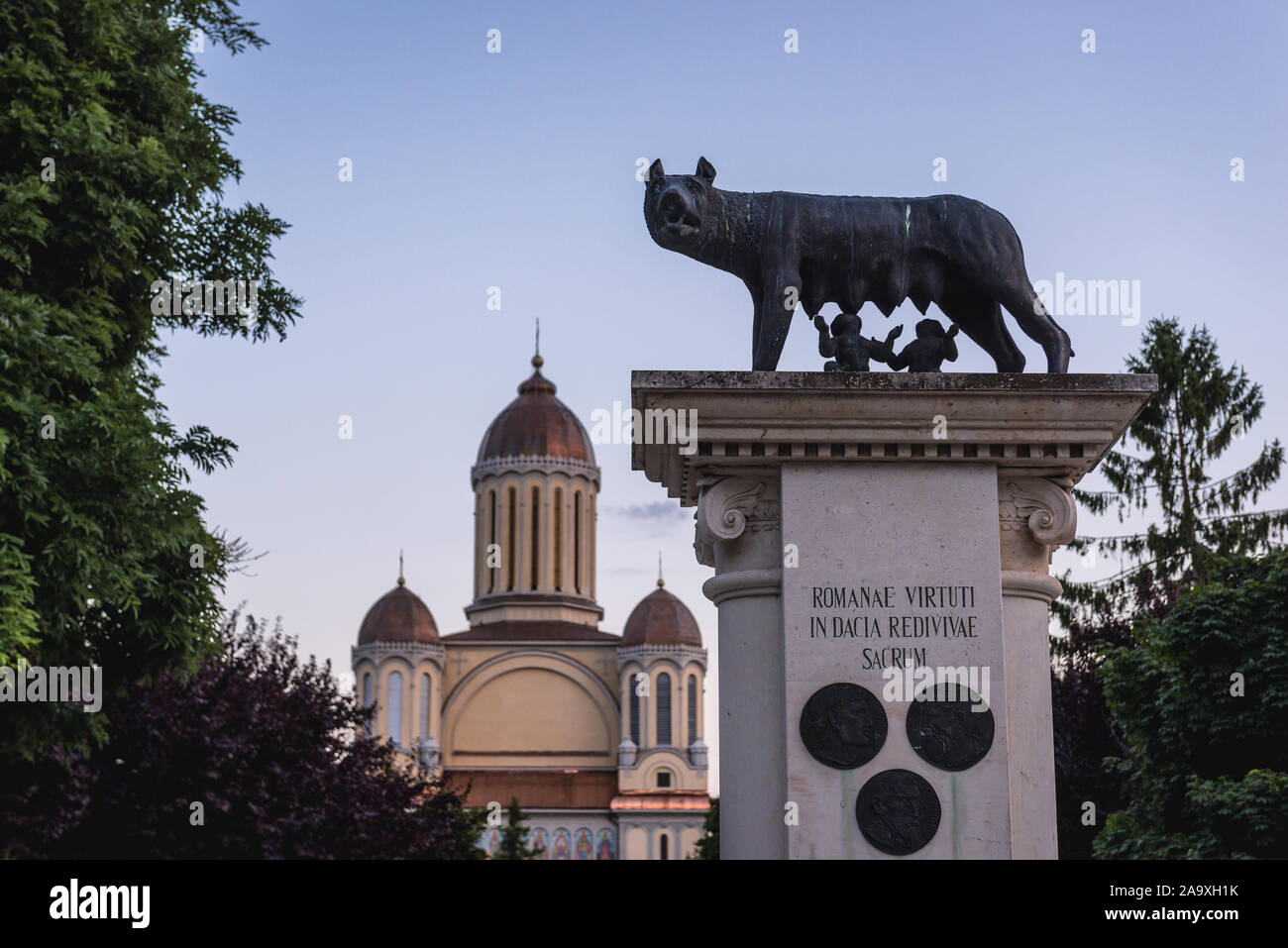 Capitoline Wolf statue and Assumption Church of Our Lady in Satu Mare ...