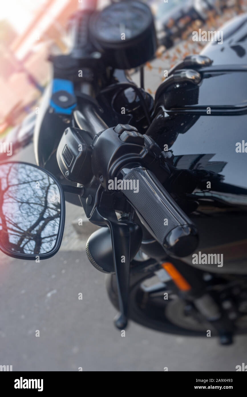 Chrome handlebars on bike hi-res stock photography and images - Alamy