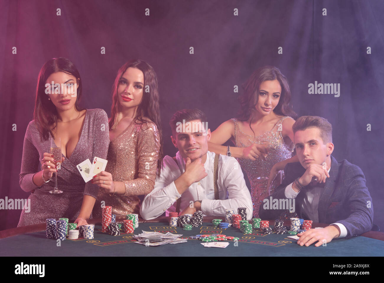 Woman champagne roulette table hi-res stock photography and images - Alamy