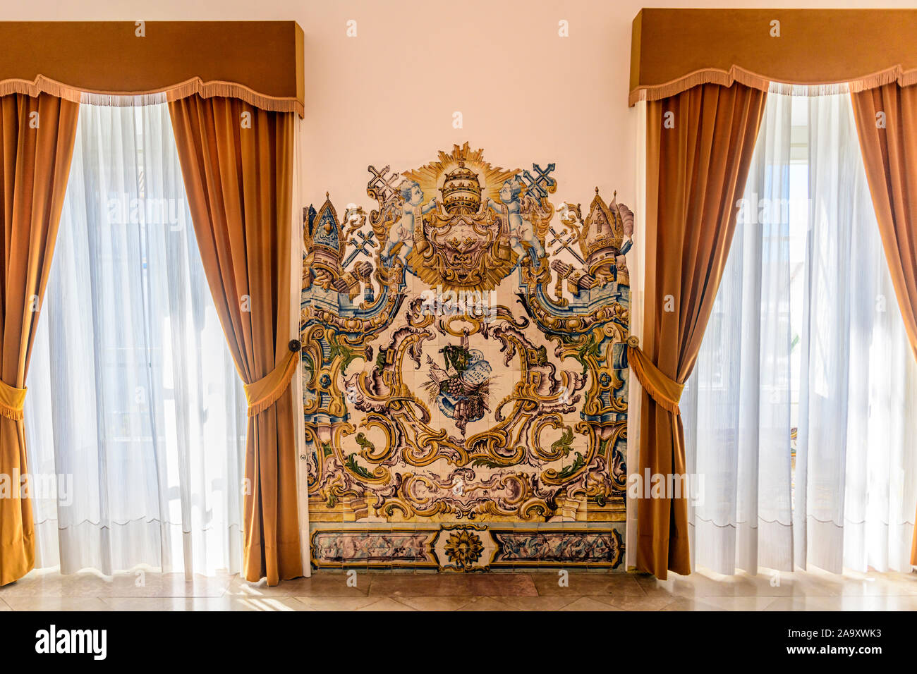 Traditional portuguese tiles hi-res stock photography and images - Alamy