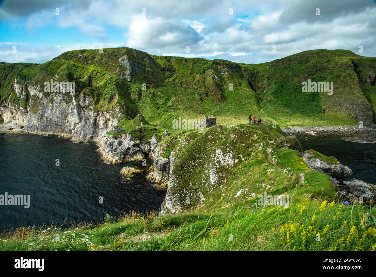 Kinbane castle kinbane white head hi-res stock photography and images ...