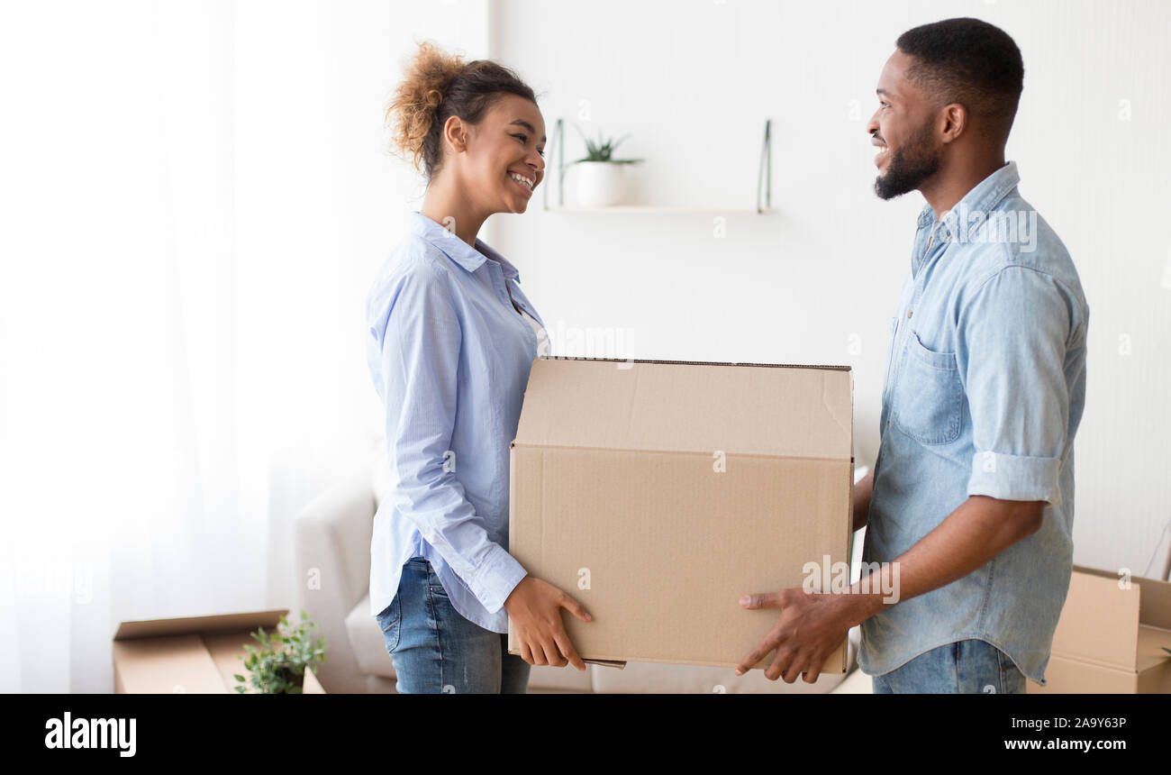 Moving lifestyle hi-res stock photography and images - Alamy