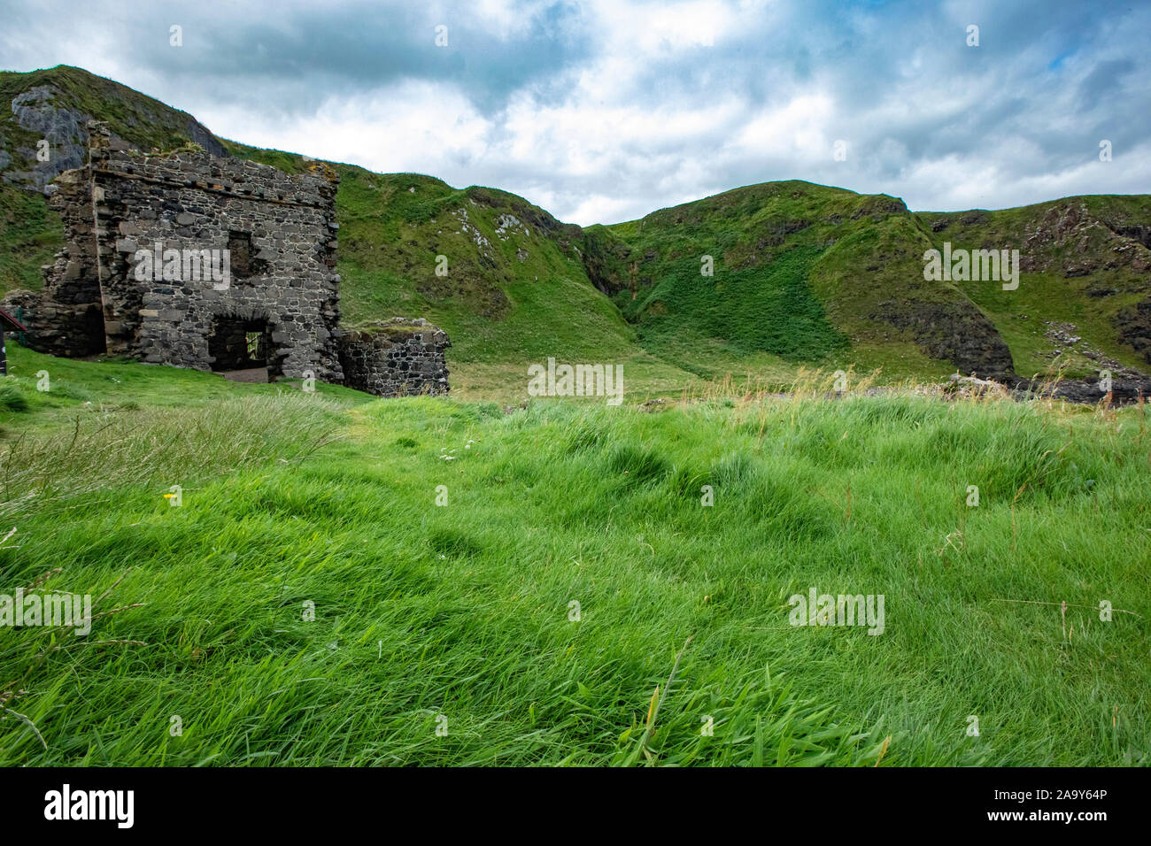 Kinbane castle kinbane white head hi-res stock photography and images ...